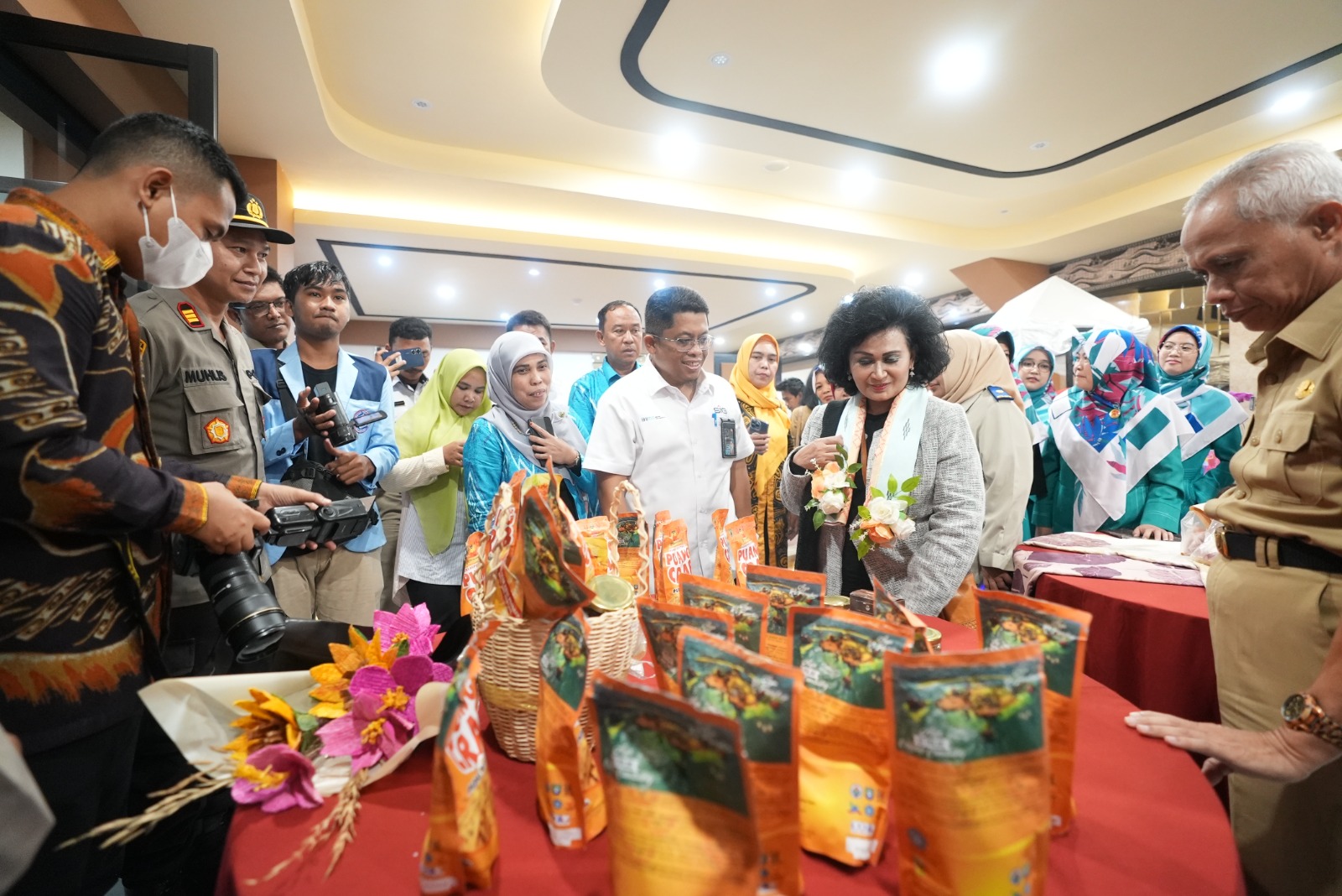 Pembina IKAWATI Kementerian ATR/BPN Apresiasi Mitra Binaan Semen Tonasa ...