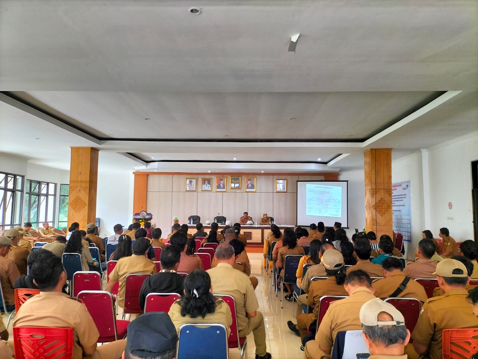 Bupati Yohanis Bassang Pimpin Rapat Persiapan Lomba Kebersihan Se ...