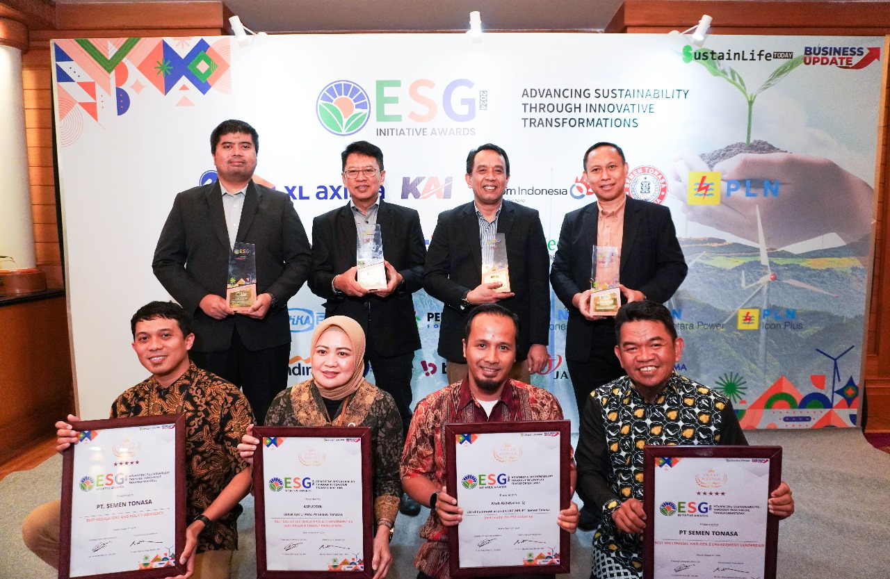 PT Semen Tonasa Kembali Meraih Penghargaan ESG Initiative Award 2024 ...